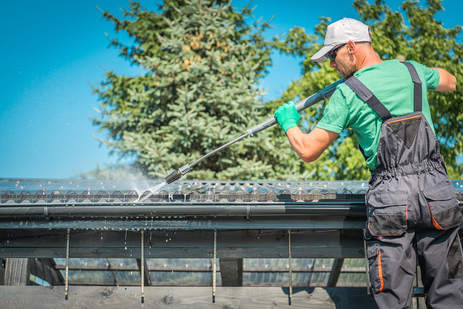 Gutter Cleaning in Buffalo, NY | WNY Kings of Clean